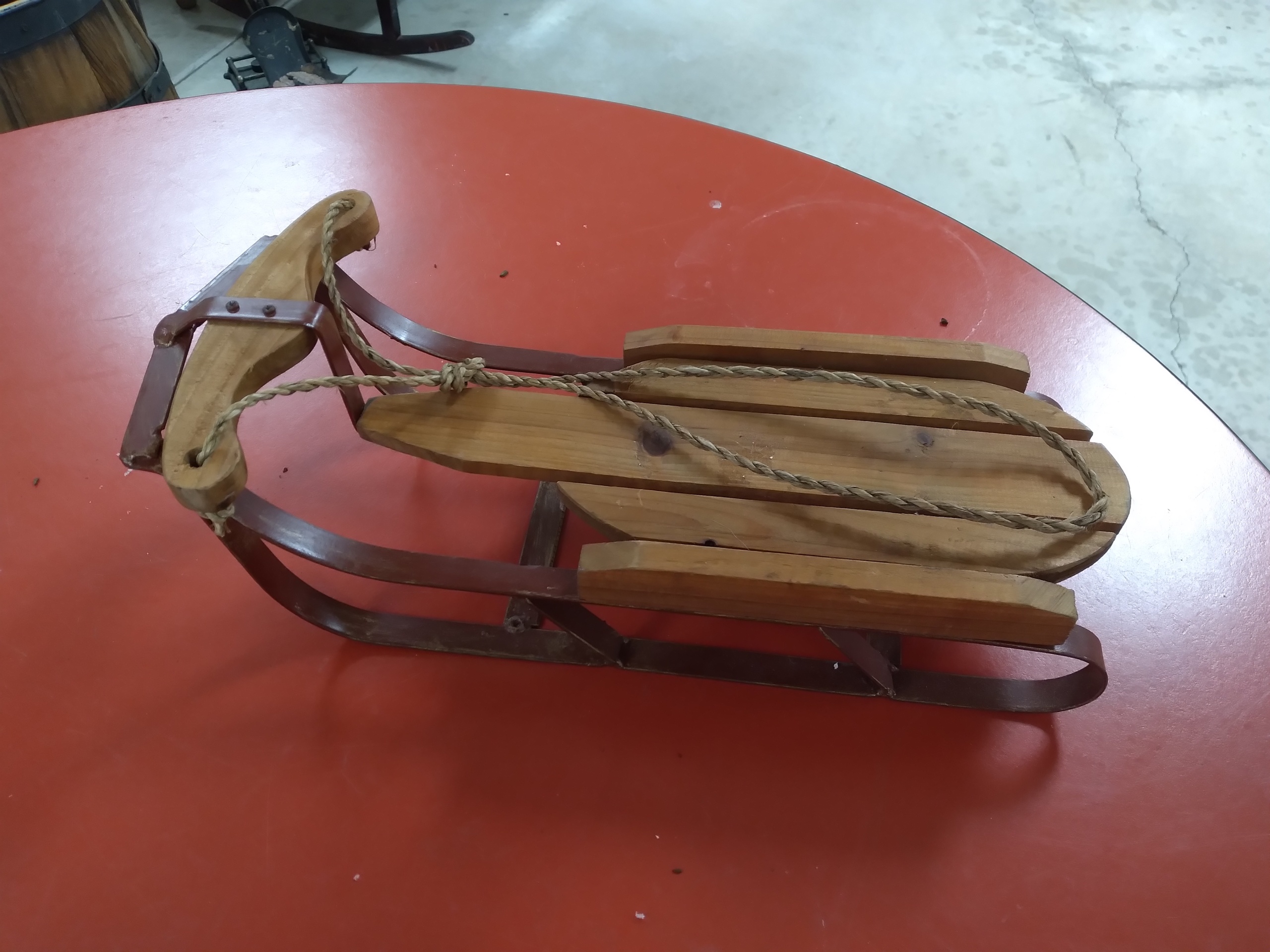 Small sled decor – Prop Closet