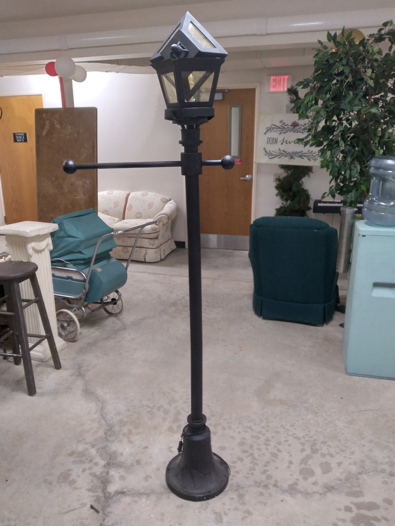 Lamppost – Prop Closet