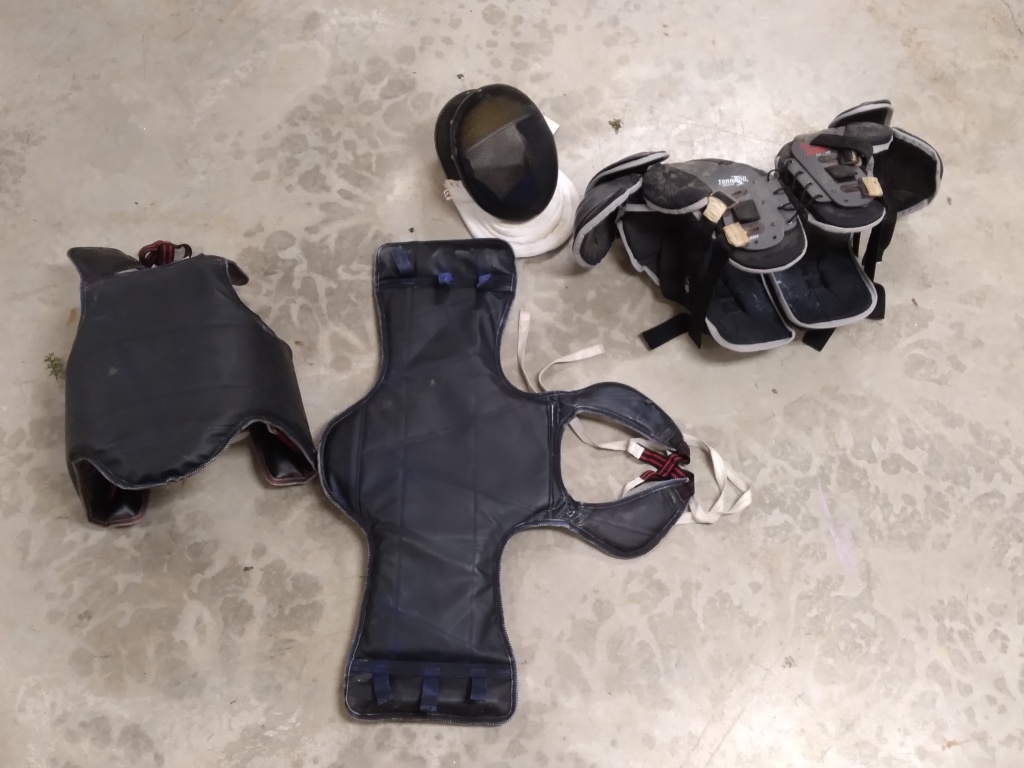 Fencing protective gear – Prop Closet